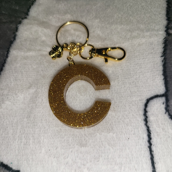 Handmade | Accessories | Gold Glitter Letter C Keychain | Poshmark